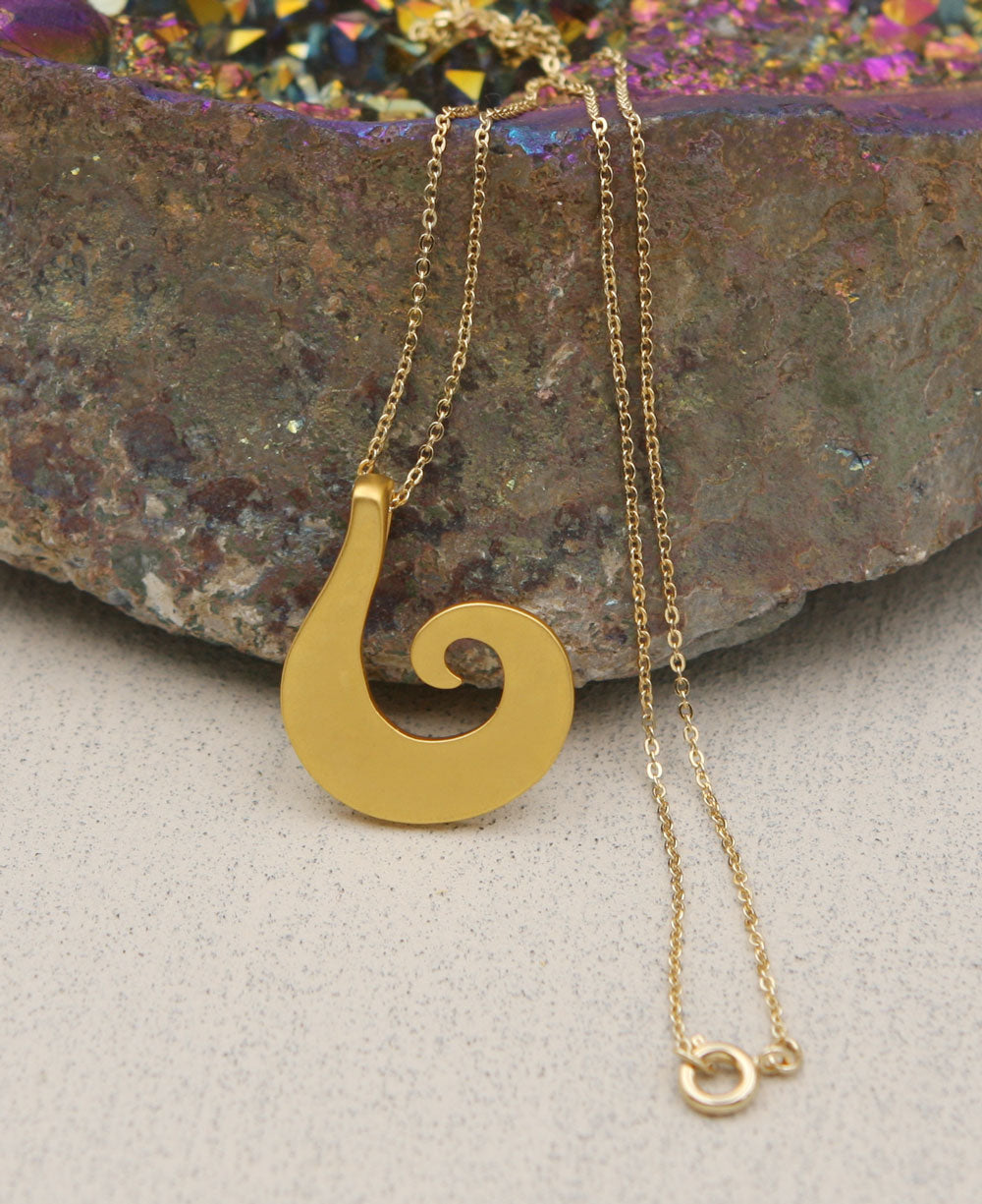 T’ang Dynasty Spiral Pendant Necklace, USA – Cultural Elements